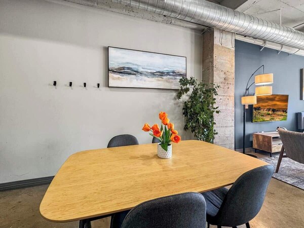 Elegant 2bd | Dt Dallas | Sleeps 16 | Free Parking - Dallas, TX