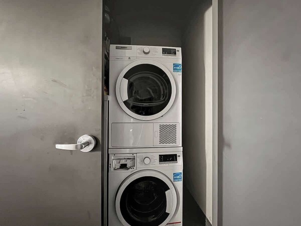 Elegant 2bd | Dt Dallas | Sleeps 16 | Free Parking - Dallas, TX