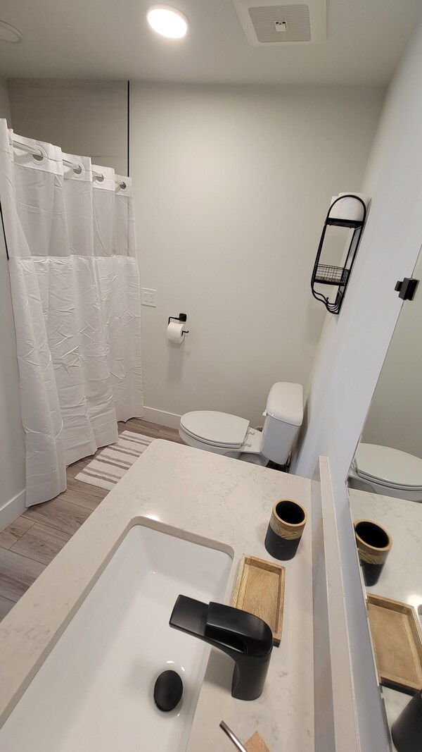 Brand New Listing\ncozy 1-bedroom Condo With Wifi, Ac In Fabulous Traverse City - Great Wolf Lodge, Traverse City