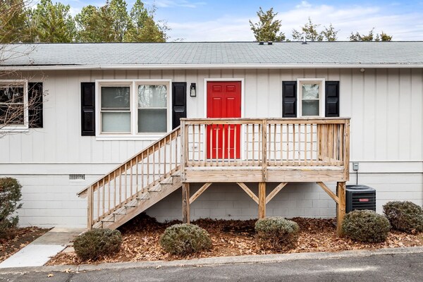The Durham Nook~cozy 1br Hideaway Near Duke, Downtown & Peaceful Parks - Durham, NC