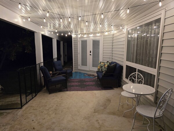 Cozy Pet Friendly Guest Suite - 