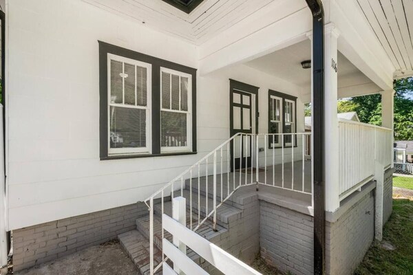 Charming 2 Bedroom Bush Mtn Bungalow - Sleeps 5 - Aéroport Hartsfield-Jackson d'Atlanta (ATL)