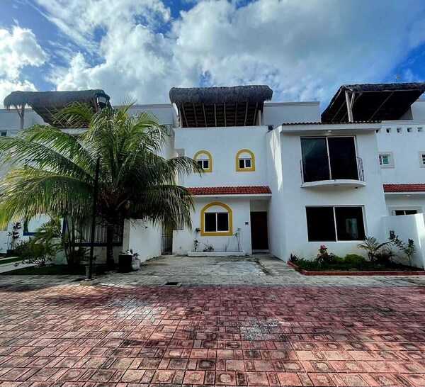 4-bedroom Ocean Villa With Private Pool & Jacuzzi In Wonderful Cozumel Wifi & Ac - Cozumel