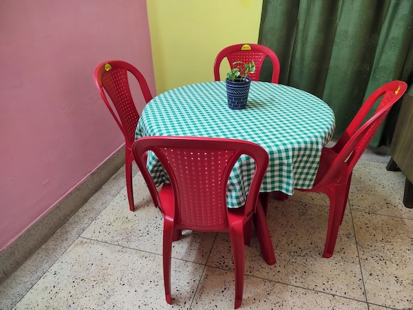 Centrally Located  In The City Of Guwahati.good  Communication.family Friendly - Meghalaya