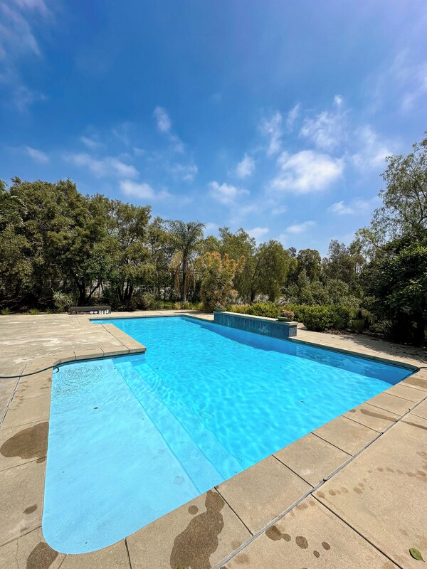 Luxury 7br Home W/ Pool, Game Room & Ktv, Near Victoria Gardens - Rancho Cucamonga, CA