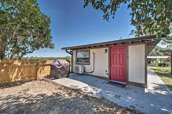 Charming Lakefront Apt. Near Disney - Clermont, FL