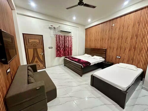 Raj Home Stay Your Serene Getaway In The Heart Of Varanasi - Varanasi