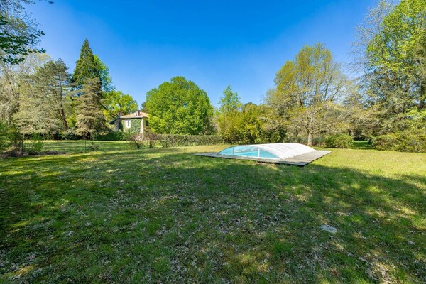 Maison De Campagne Dans Un Parc Avec Piscine - Hostens