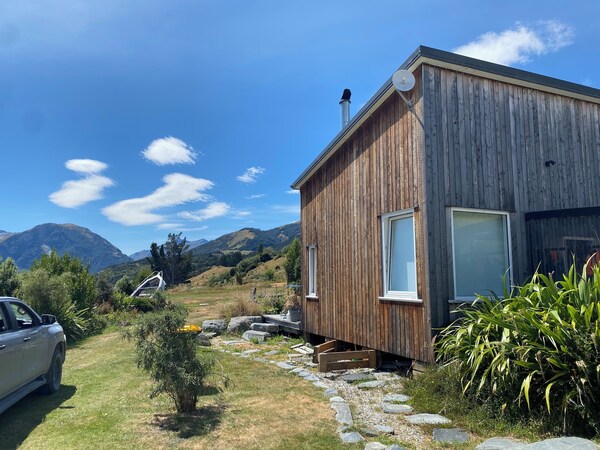 Private Modern Retreat With Spectacular Views - Glenorchy