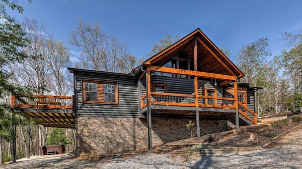 Cardinal Lodge - Outdoor Fireplace | Firepit | Hot Tub - Georgia, GA