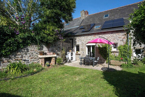 Maison De Vacances 'Ty Carolie' Avec Terrasse Privée, Jardin Privé Et Wi-fi - Guingamp