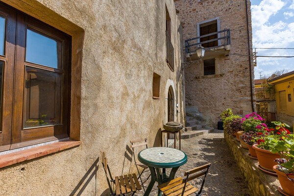 Room 'Casa Dello Aromatario' With Private Terrace, Wi-fi And Air Conditioning - Sant'Agata di Militello