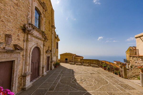Room 'Dello Scrivitore' With Balcony, Wi-fi And Air Conditioning - Sant'Agata di Militello
