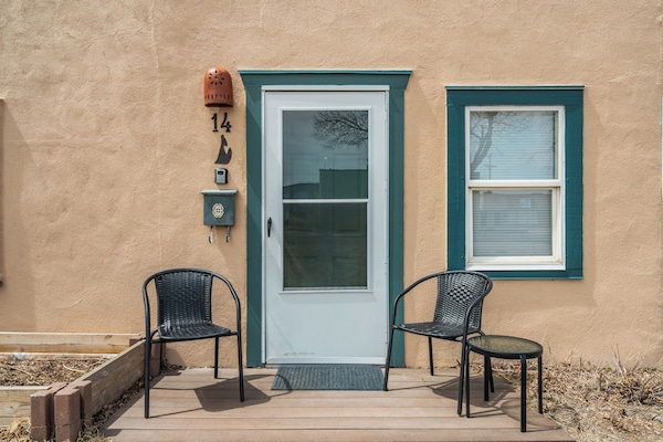 Quiet Urban Hideaway Near Downtown And Dining - Colorado Springs, CO