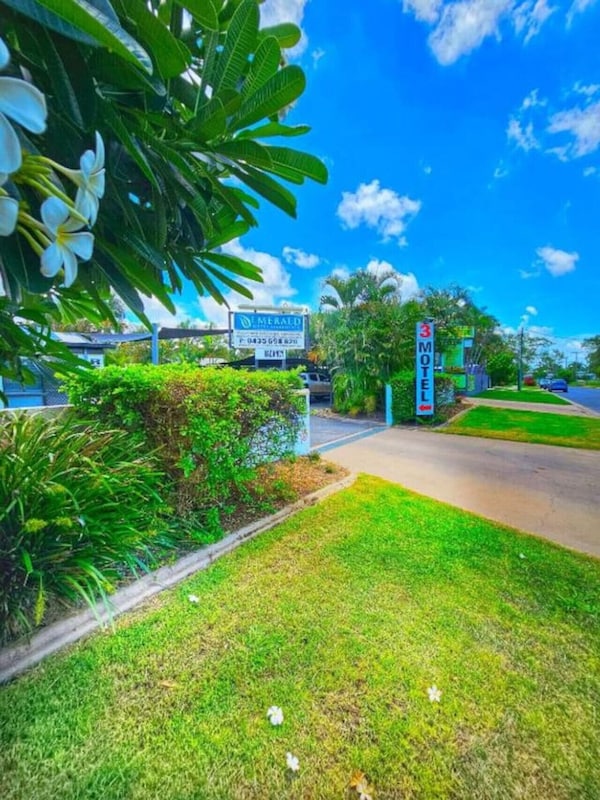 Cypress Caravan Stay - Emerald