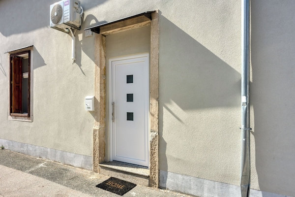 Lovely Townhouse, Pula, Croatia - Pula