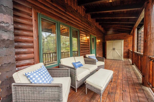 Wooded Retreat W Hot Tub, Loft, Game Room & Sauna - Deep Creek Lake, MD