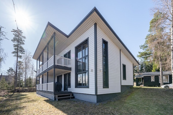 Spacious & Cozy 2br Cabin At Riihivuori Peak - Muurame