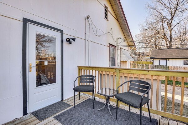 1 Mi To Tulsa Arts District: Updated Home W/ Deck! - Owasso, OK