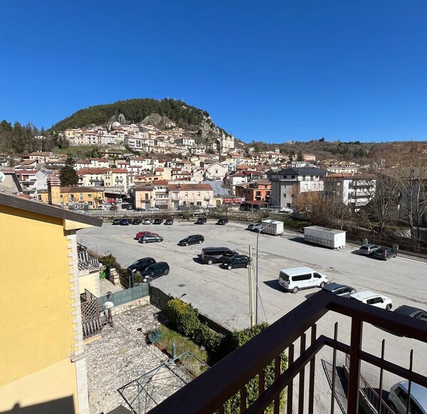 Cozy, Centrally Located Apartment In Castel Di Sangro - Barrea