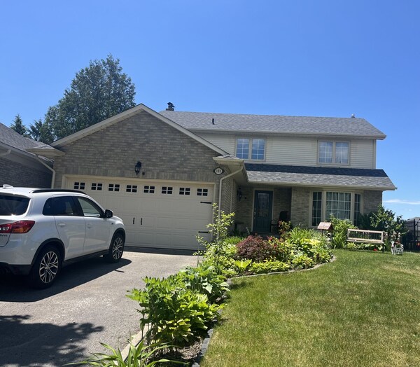 Detached Home With Heated Saltwater Pool 45 Minutes From Toronto - Oshawa