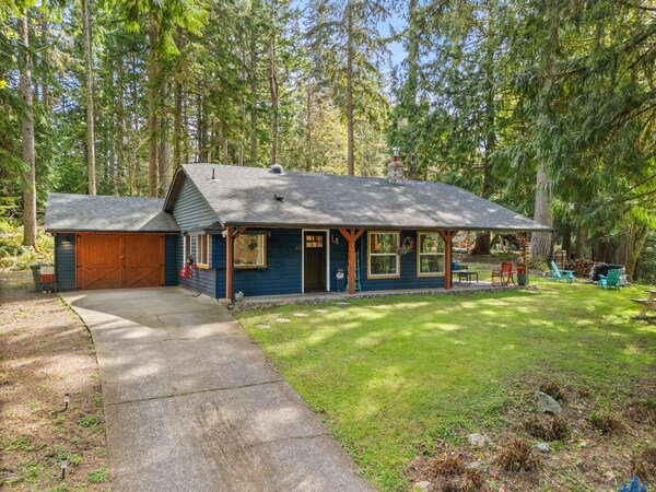 Little Blue By Gather | King Beds, Garden Views, Trails Nearby - Bellingham, WA