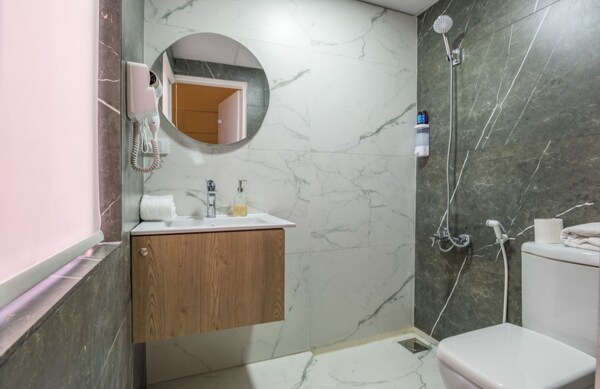 Mirrorsense / Gemmayze - Beirut