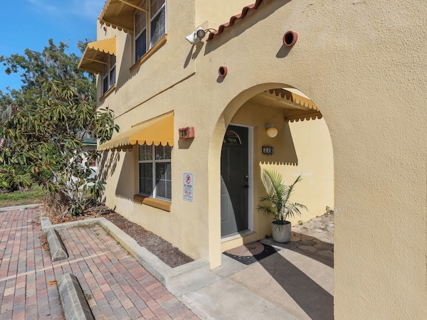 Super Boho- At Lake Toho's Water, Sleeps 6! - St. Cloud, FL