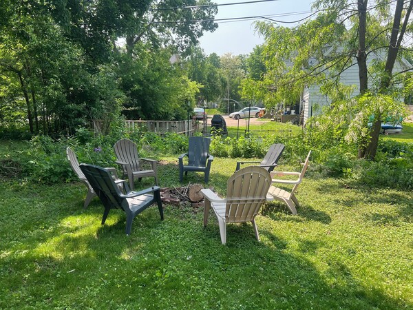 Charming 4-bedroom House With Wifi In Eau Claire Near Water Street And Campus. - Eau Claire, WI