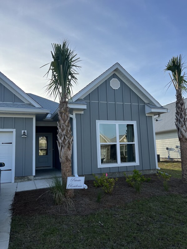 4-bedroom Beach Cottage With Mother-in-law Suite, 6 Seater Golf Cart And Pools - Port St. Joe, FL