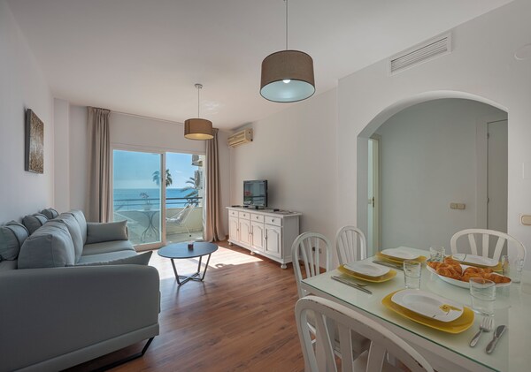 Cozy & Comfy Seaside Retreat In Estepona - Estepona