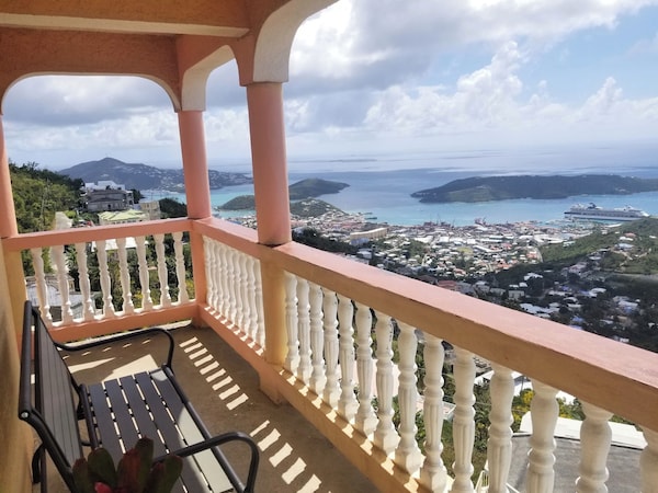Charming 1-bedroom Breezy Pavilion + Solar Backup + Freshly Updated - Water Island