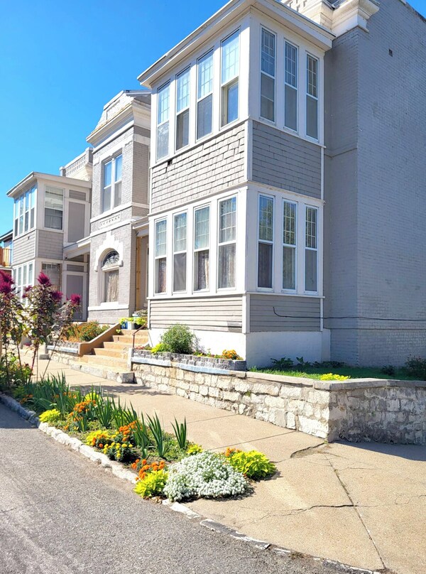 3bdr Apartment In Museum Hill - #2 - Saint Joseph, MO