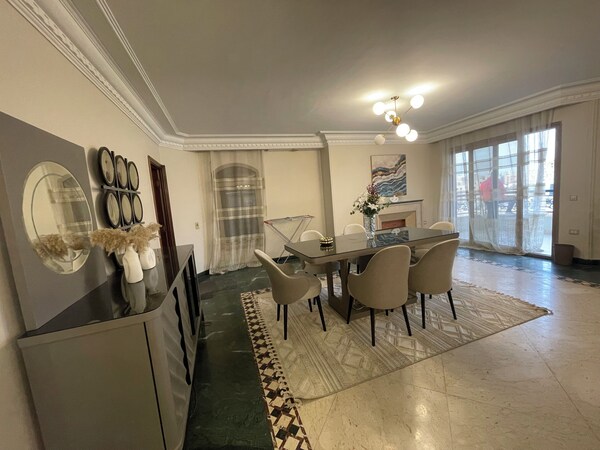 4-bedroom Building In Awesome Giza Governorate With Wifi, Ac - Cairo