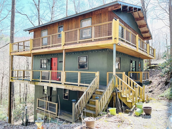 Emerald Holly Gem Sky Valley / Pool Hot Tub Wifi - Dillard, GA
