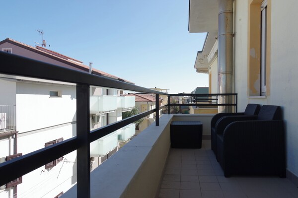 La Casa Di Greta - Two Bedroom Apartment, Sleeps 5 - Porto Recanati