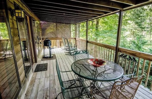 Cute Family Cabin W/hot Tub 3.7 Mile From Biltmore - Asheville, NC