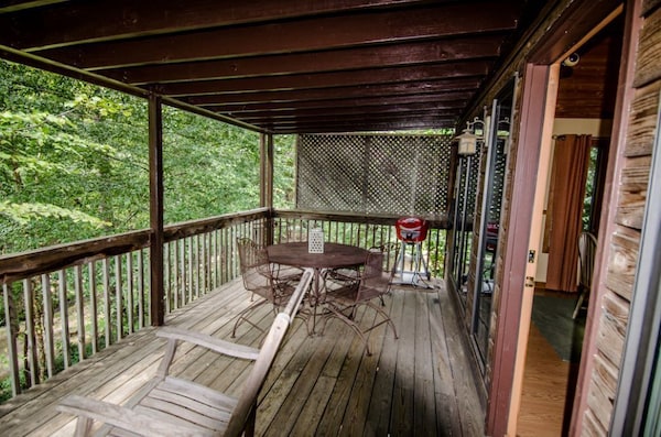 Greg's Getaway W/nice Hot Tub - Asheville, NC