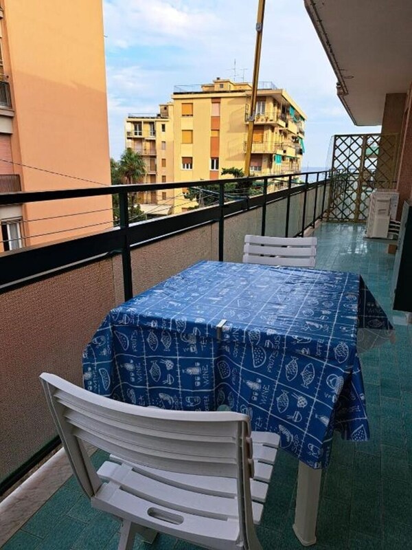 Casa Di Leo Loano 5 Posti Letto  Con Ac, Wifi - Loano
