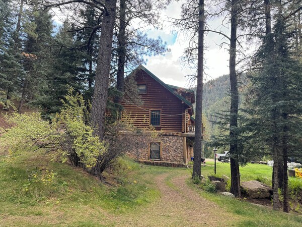 Spacious 6br, 3 Story, Mountain Lodge, Sleeps 14, Forest Views, Pecos River - Pecos Canyon State Park, Tererro