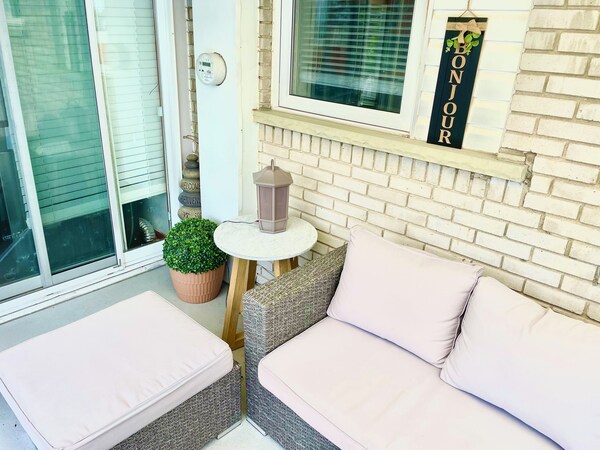 Zen House With Private Pool, Piano & Garden - Relaxation Guaranteed! - Dorval