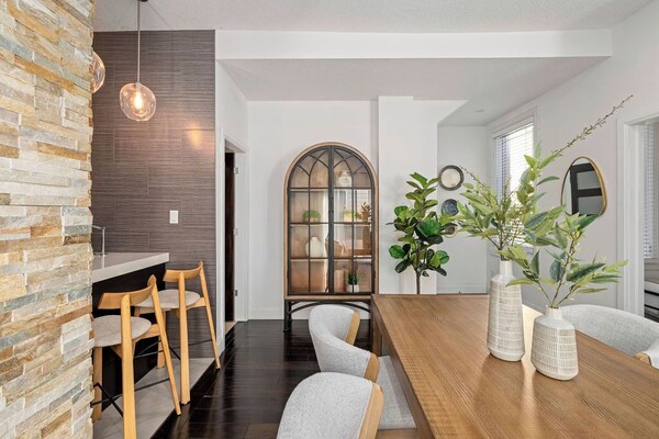 2 Bedroom Main Executive Space - London, Ontario