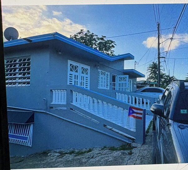 Spacious 7-bedroom House With Ac, Wifi In Lovely Fajardo - Puerto Rico