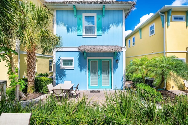 Palm Tree Paradise Cottage Near Disney With Margaritaville Resort & Island H20 Waterpark Access -. - Lake Buena Vista, FL
