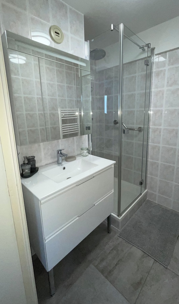 Studio 30 M2 + Parking - Aix Centre - Tourists / Curists - Aix-les-Bains