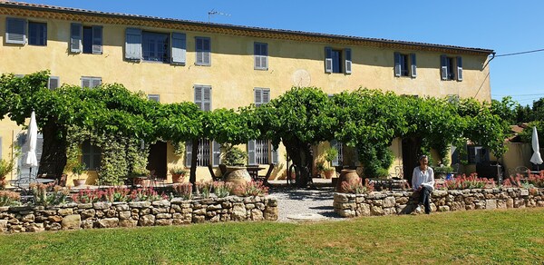 Stunning 18th Century Provencal Home With Large Mature Garden And Pool. - Lorgues