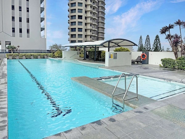 Luxury Oracle Stay Tower 1 Retreat 2br Lvl5 - 布羅德海灘