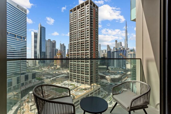 Sleek 1bedroom With Burj Khalifa View In Peninsula - Dubái