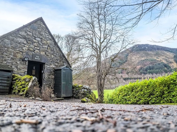 Beautiful Private Villa For 8 Guests With Wifi, Tv, Patio, Panoramic View And Parking - Fort Augustus