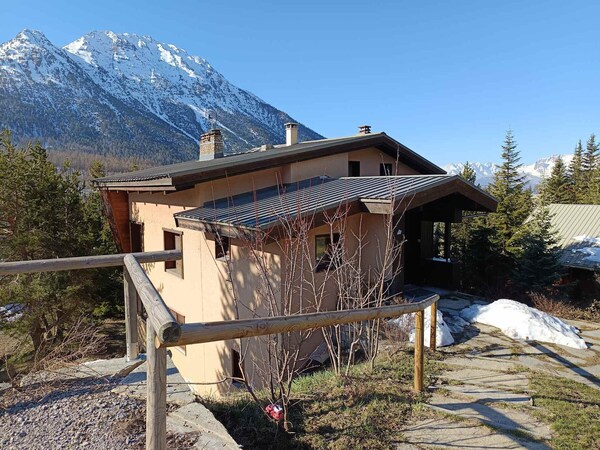 Charming Chalet 4 Bdr. For 9 Guests In Montgenèvre With Balcony Facing Slopes - Sauze d’Oulx